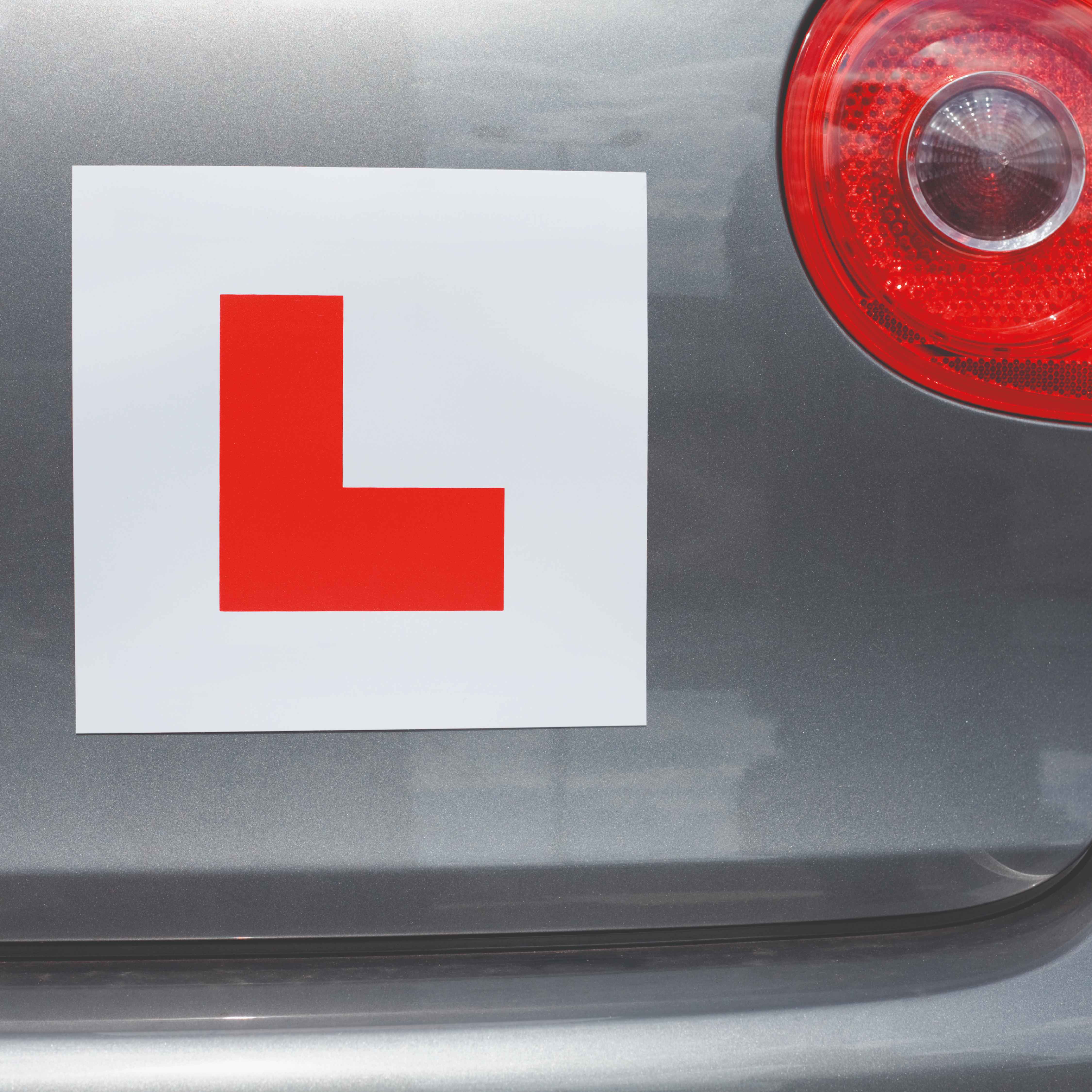 Blog The difference between L plates D plates and P plates